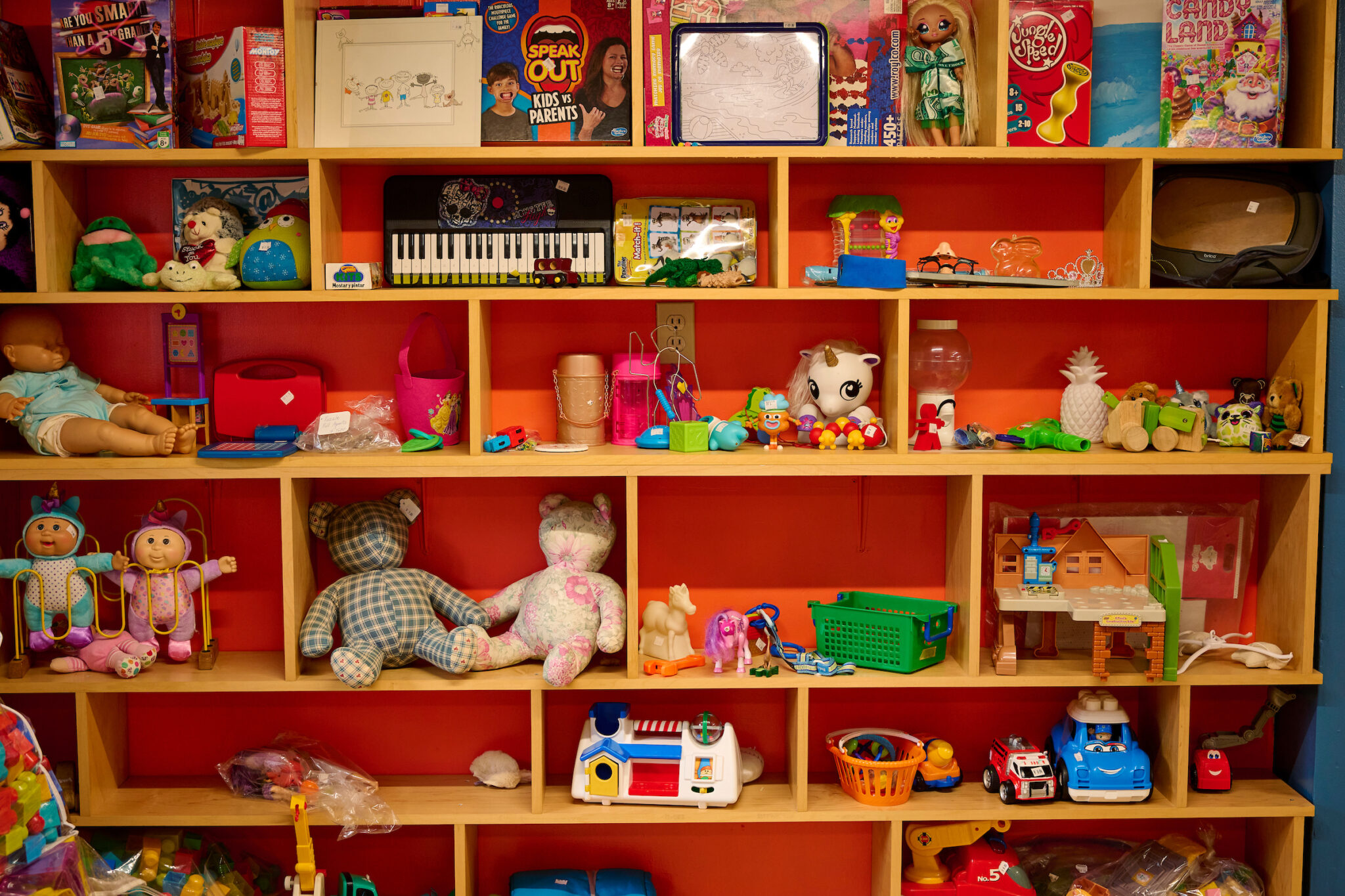 WASL: Furniture and Housewares Thrift Store